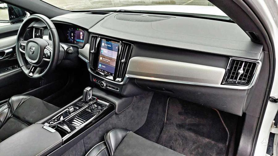 Balts Volvo V90 2021 Viļņa, ar dzinēja tilpumu 1.97 L un nobraukumu 235 tūkst. km par 23990 €, foto 26 vietnē AUTOMOTO.COM.LV