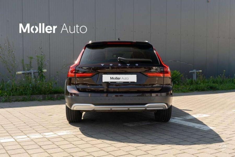 Balts Volvo V90 2021 Viļņa, ar dzinēja tilpumu 2.00 L un nobraukumu 85 tūkst. km par 35300 €, foto 6 vietnē AUTOMOTO.COM.LV