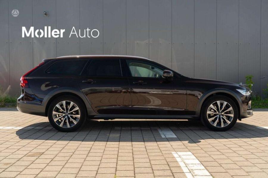 Balts Volvo V90 2021 Viļņa, ar dzinēja tilpumu 2.00 L un nobraukumu 85 tūkst. km par 35300 €, foto 8 vietnē AUTOMOTO.COM.LV