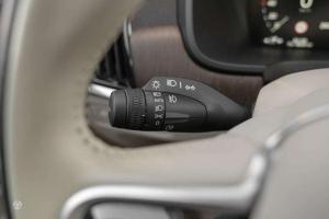 Balts Volvo V90 2021 Viļņa, ar dzinēja tilpumu 2.00 L un nobraukumu 85 tūkst. km par 35300 €, foto 12 vietnē AUTOMOTO.COM.LV