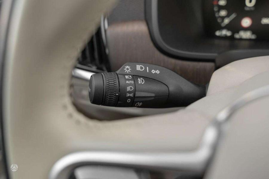 Balts Volvo V90 2021 Viļņa, ar dzinēja tilpumu 2.00 L un nobraukumu 85 tūkst. km par 35300 €, foto 12 vietnē AUTOMOTO.COM.LV