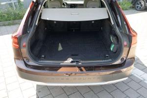 Balts Volvo V90 2021 Viļņa, ar dzinēja tilpumu 2.00 L un nobraukumu 85 tūkst. km par 35300 €, foto 24 vietnē AUTOMOTO.COM.LV