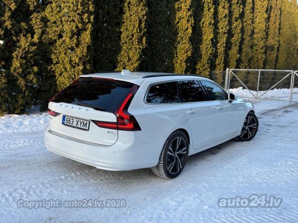 White Volvo V90 2022 in Tartu, with an engine capacity of 2.00 L and mileage of 264 thousand km for 18999 €, photo 6 on AUTOMOTO.COM.LV