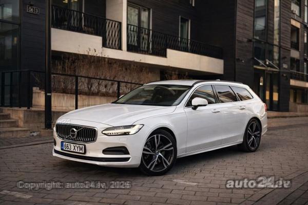 White Volvo V90 2022 in Tartu, with an engine capacity of 2.00 L and mileage of 264 thousand km for 17999 €, photo 4 on AUTOMOTO.COM.LV