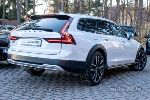 Balts Volvo V90 2022 Tallina, ar dzinēja tilpumu 2.00 L un nobraukumu 83 tūkst. km par 49990 €, foto 3 vietnē AUTOMOTO.COM.LV