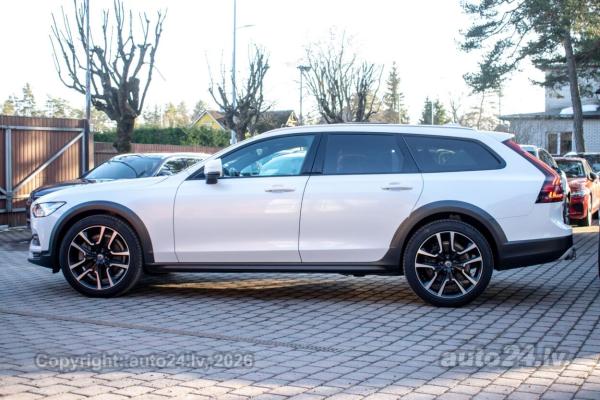 Balts Volvo V90 2022 Tallina, ar dzinēja tilpumu 2.00 L un nobraukumu 83 tūkst. km par 49990 €, foto 6 vietnē AUTOMOTO.COM.LV