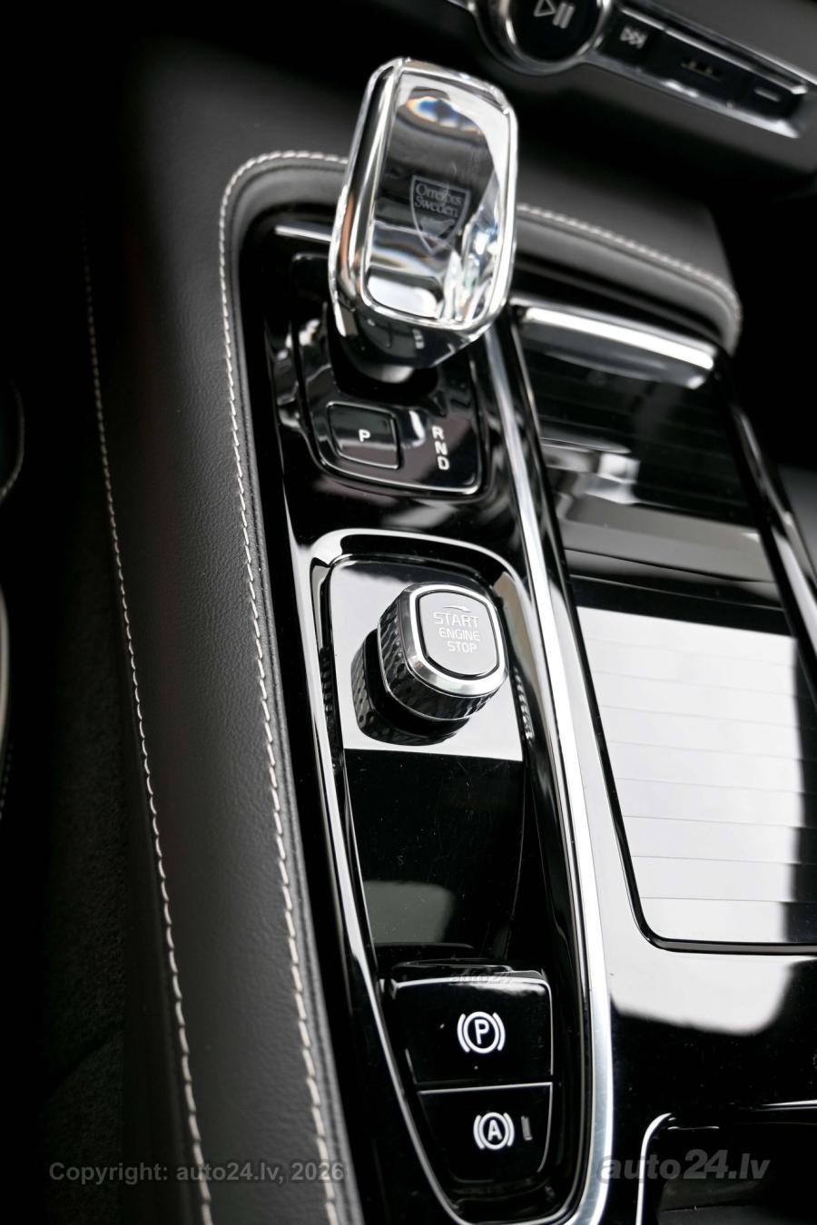 Balts Volvo V90 2022 Tallina, ar dzinēja tilpumu 2.00 L un nobraukumu 80 tūkst. km par 39880 €, foto 19 vietnē AUTOMOTO.COM.LV
