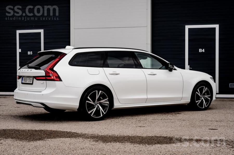 White Volvo V90 2022 in Tallinn, with an engine capacity of 2.00 L and mileage of 57 thousand km for 34900 €, photo 10 on AUTOMOTO.COM.LV