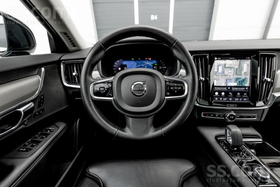 White Volvo V90 2022 in Tallinn, with an engine capacity of 2.00 L and mileage of 57 thousand km for 34900 €, photo 14 on AUTOMOTO.COM.LV