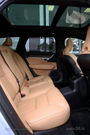 White Volvo V90 2023 in Tallinn, with an engine capacity of 2.00 L and mileage of 54 thousand km for 41990 €, photo 12 on AUTOMOTO.COM.LV