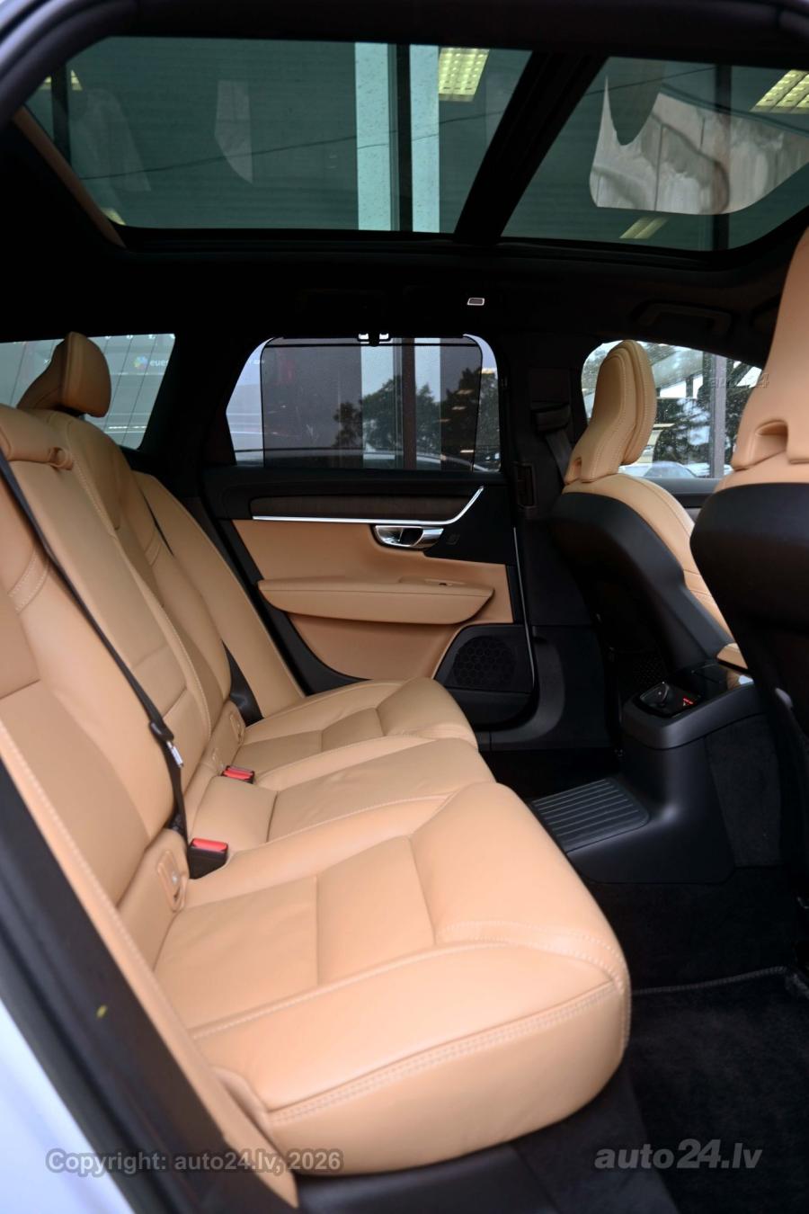 White Volvo V90 2023 in Tallinn, with an engine capacity of 2.00 L and mileage of 54 thousand km for 41990 €, photo 12 on AUTOMOTO.COM.LV