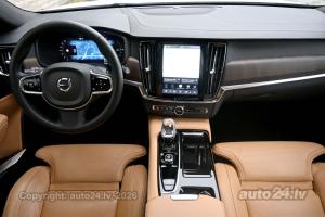 White Volvo V90 2023 in Tallinn, with an engine capacity of 2.00 L and mileage of 54 thousand km for 41990 €, photo 18 on AUTOMOTO.COM.LV