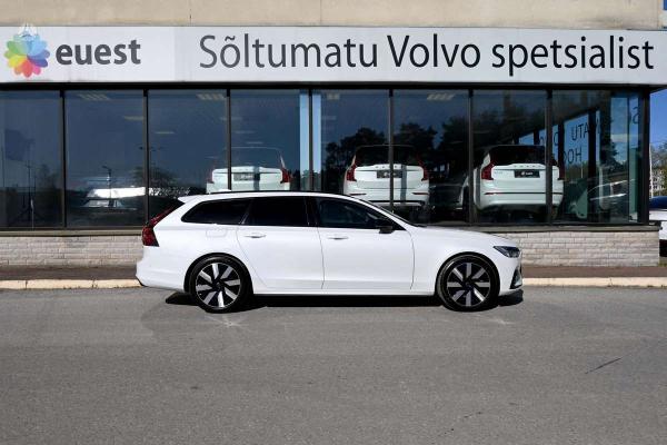 Volvo V90 2025 Tallina vietnē Balts Volvo V90 2025 Tallina, ar dzinēja tilpumu 0.00 L un nobraukumu 24 tūkst. km par 47990 €, foto 8 vietnē AUTOMOTO.COM.LV
