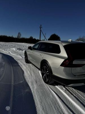 Желтый Вольво В90 2021 в Вильнюс, объемом двигателя 1.97 л и пробегом 162 тыс. км за 32900 €, фото 5 на AUTOMOTO.COM.LV