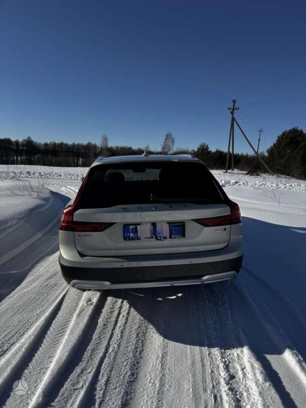Желтый Вольво В90 2021 в Вильнюс, объемом двигателя 1.97 л и пробегом 162 тыс. км за 32900 €, фото 6 на AUTOMOTO.COM.LV