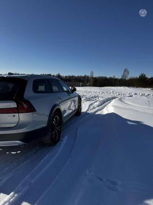 Желтый Вольво В90 2021 в Вильнюс, объемом двигателя 1.97 л и пробегом 162 тыс. км за 32900 €, фото 7 на AUTOMOTO.COM.LV