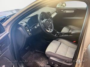 Beige Volvo XC40 2022 in Tallinn, with an engine capacity of 1.50 L and mileage of 60 thousand km for 26900 €, photo 4 on AUTOMOTO.COM.LV