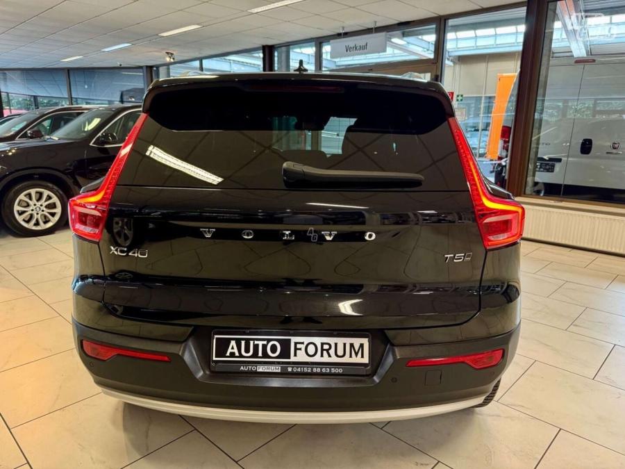 Black Volvo XC40 2018 in Kaunas, with an engine capacity of 2.00 L and mileage of 75 thousand km for 29600 €, photo 7 on AUTOMOTO.COM.LV