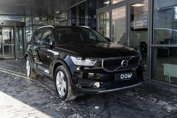 Black Volvo XC40 2018 in Vilnius, with an engine capacity of 1.97 L and mileage of 207 thousand km for 15990 €, photo 1 on AUTOMOTO.COM.LV