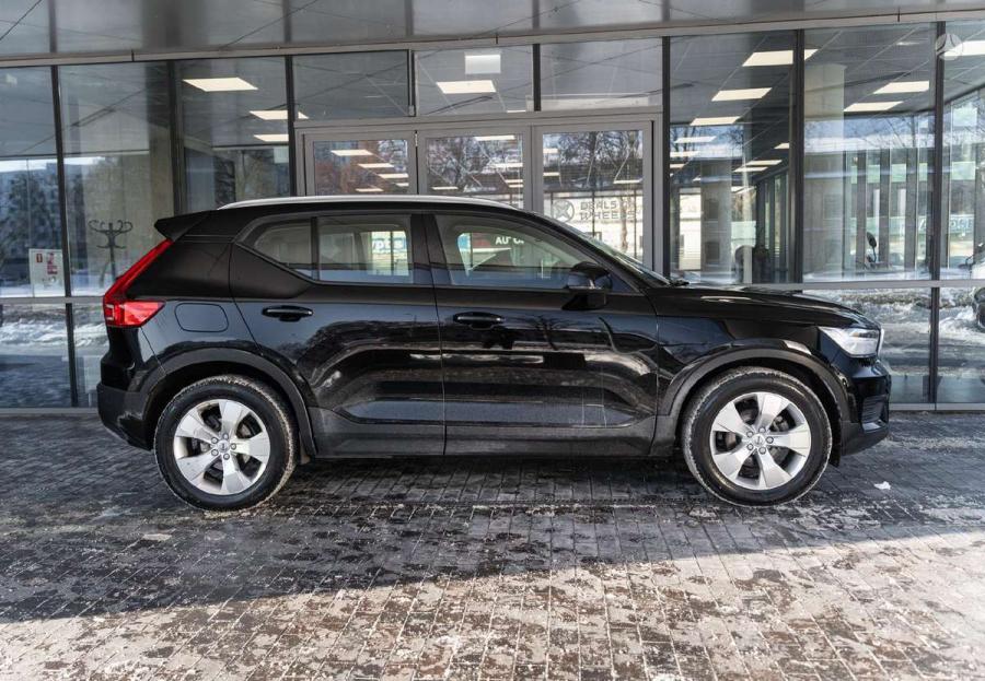 Melns Volvo XC40 2018 Viļņa, ar dzinēja tilpumu 1.97 L un nobraukumu 207 tūkst. km par 15990 €, foto 3 vietnē AUTOMOTO.COM.LV