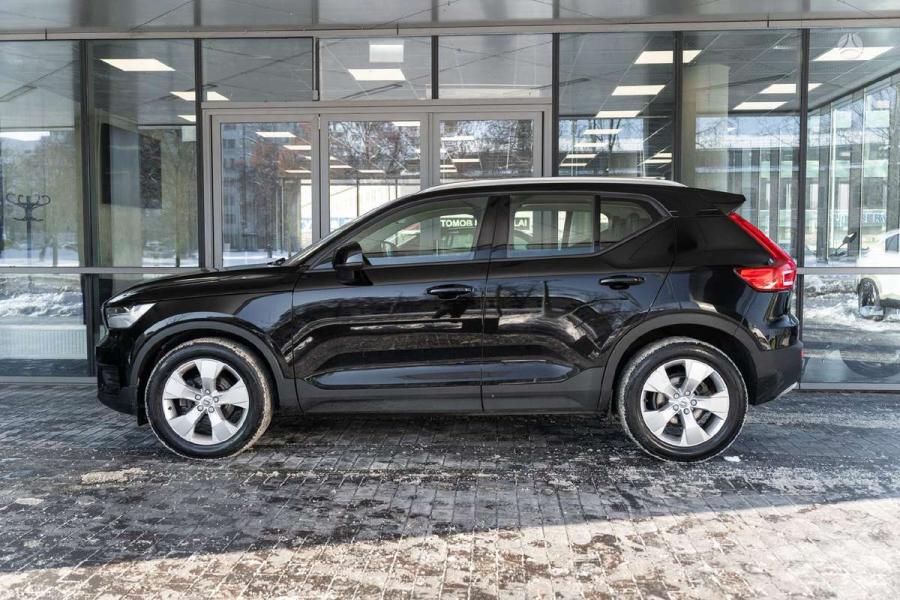 Melns Volvo XC40 2018 Viļņa, ar dzinēja tilpumu 1.97 L un nobraukumu 207 tūkst. km par 15990 €, foto 4 vietnē AUTOMOTO.COM.LV
