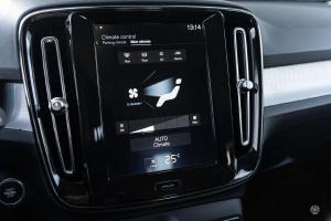 Melns Volvo XC40 2018 Viļņa, ar dzinēja tilpumu 1.97 L un nobraukumu 207 tūkst. km par 15990 €, foto 20 vietnē AUTOMOTO.COM.LV