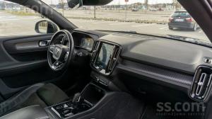 Black Volvo XC40 2018 in Riga, with an engine capacity of 2.00 L and mileage of 280 thousand km for 18190 €, photo 11 on AUTOMOTO.COM.LV