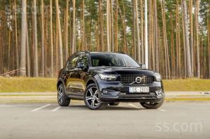 Melns Volvo XC40 2018 Rīga, ar dzinēja tilpumu 2.00 L un nobraukumu 280 tūkst. km par 17390 €, foto 3 vietnē AUTOMOTO.COM.LV