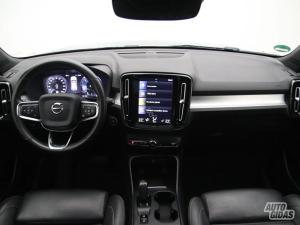 Black Volvo XC40 2018 in Vilnius, with an engine capacity of 2.00 L and mileage of 202 thousand km for 20199 €, photo 3 on AUTOMOTO.COM.LV