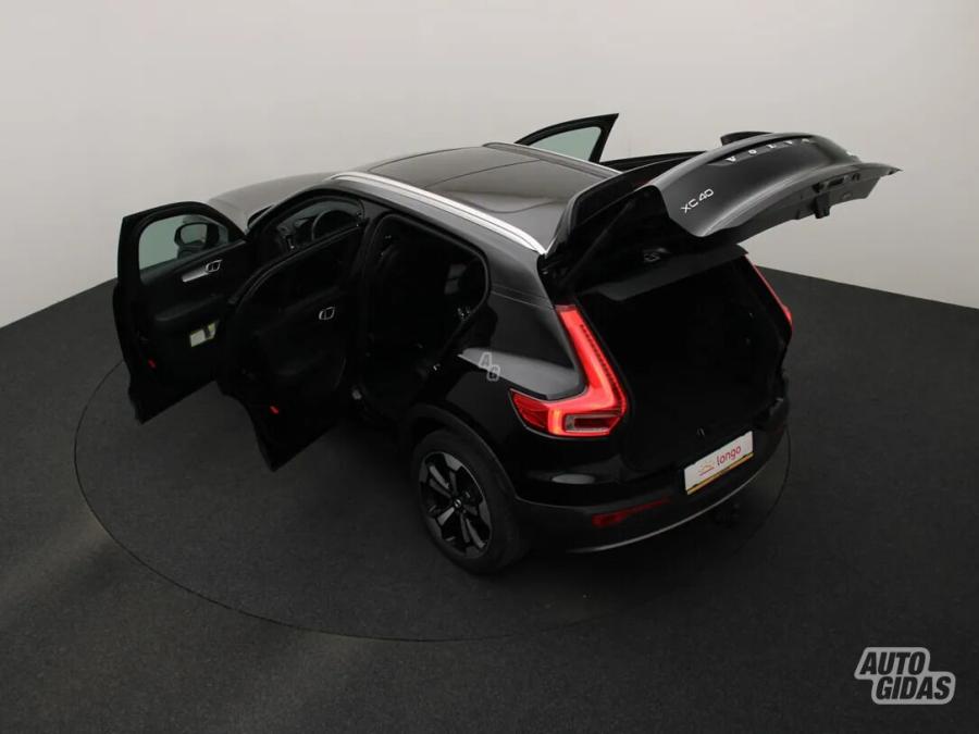 Black Volvo XC40 2018 in Vilnius, with an engine capacity of 2.00 L and mileage of 202 thousand km for 20199 €, photo 14 on AUTOMOTO.COM.LV