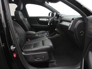 Black Volvo XC40 2018 in Vilnius, with an engine capacity of 2.00 L and mileage of 202 thousand km for 20199 €, photo 15 on AUTOMOTO.COM.LV
