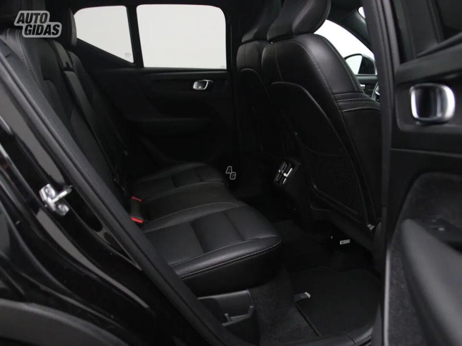 Black Volvo XC40 2018 in Vilnius, with an engine capacity of 2.00 L and mileage of 202 thousand km for 20199 €, photo 16 on AUTOMOTO.COM.LV