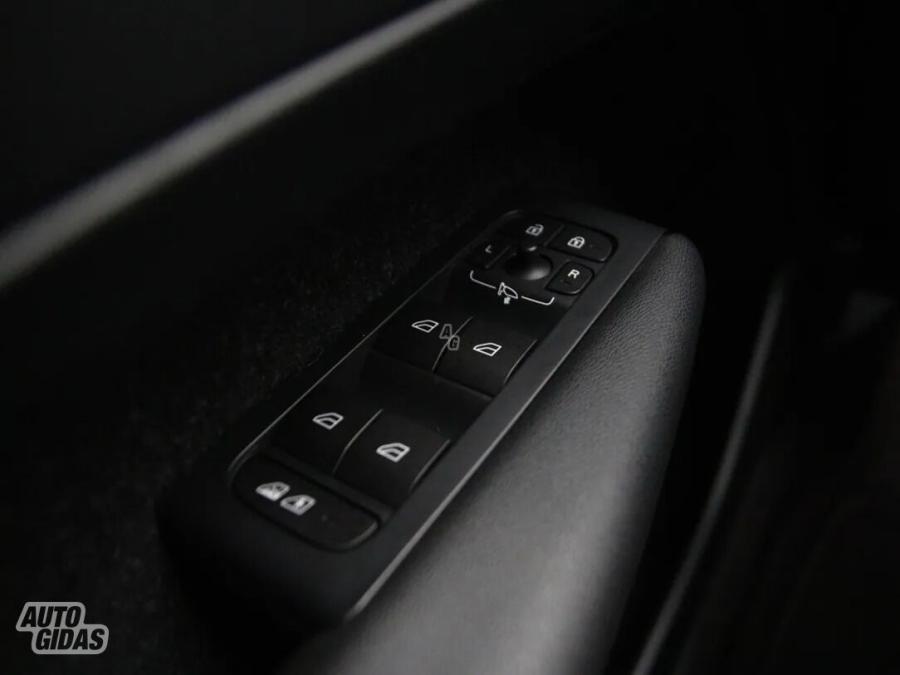 Black Volvo XC40 2018 in Vilnius, with an engine capacity of 2.00 L and mileage of 202 thousand km for 20199 €, photo 27 on AUTOMOTO.COM.LV