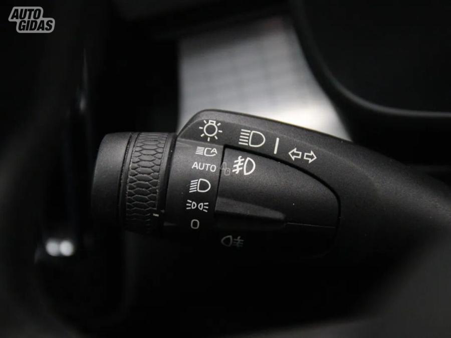 Black Volvo XC40 2018 in Vilnius, with an engine capacity of 2.00 L and mileage of 202 thousand km for 20199 €, photo 28 on AUTOMOTO.COM.LV