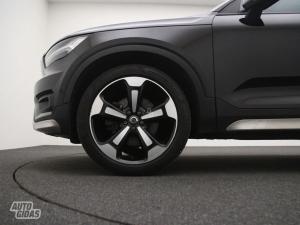 Black Volvo XC40 2018 in Vilnius, with an engine capacity of 2.00 L and mileage of 202 thousand km for 20199 €, photo 29 on AUTOMOTO.COM.LV