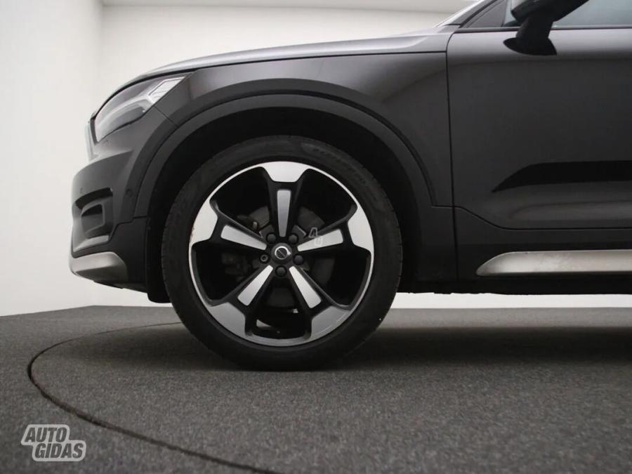 Black Volvo XC40 2018 in Vilnius, with an engine capacity of 2.00 L and mileage of 202 thousand km for 20199 €, photo 29 on AUTOMOTO.COM.LV