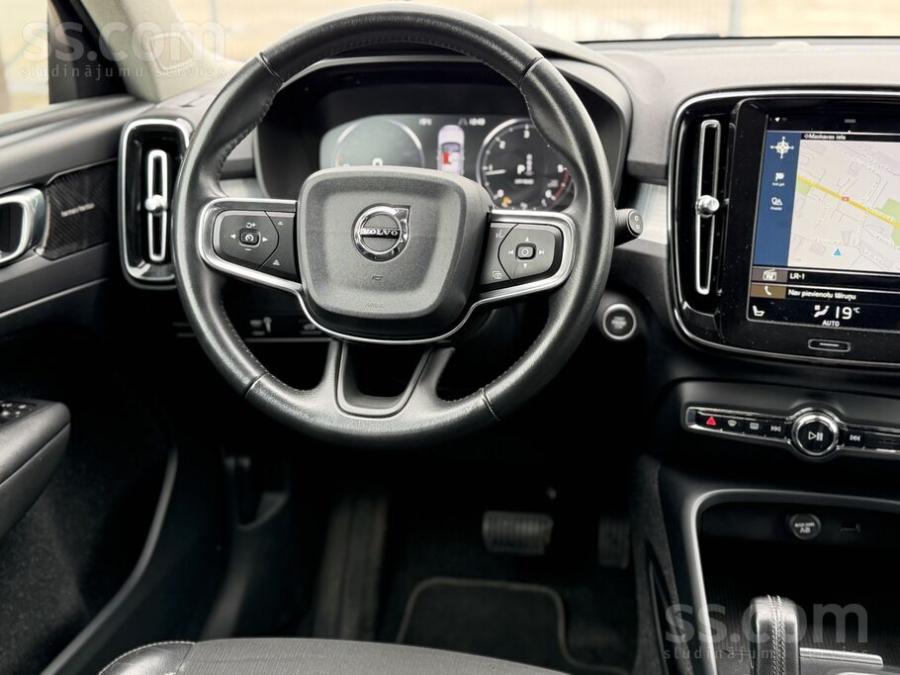 Melns Volvo XC40 2018 Rīga, ar dzinēja tilpumu 2.00 L un nobraukumu 227 tūkst. km par 17950 €, foto 5 vietnē AUTOMOTO.COM.LV