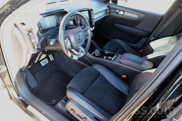 Melns Volvo XC40 2018 Tukums, ar dzinēja tilpumu 2.00 L un nobraukumu 118 tūkst. km par 23490 €, foto 8 vietnē AUTOMOTO.COM.LV