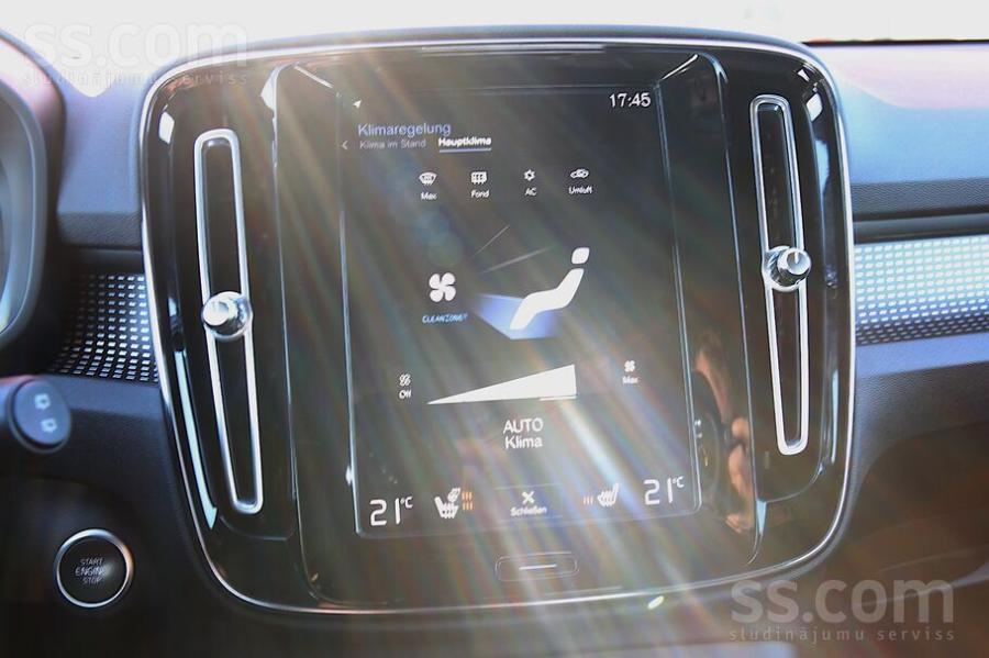 Черный Вольво XC40 2018 в Тукумс, объемом двигателя 2.00 л и пробегом 118 тыс. км за 23490 €, фото 22 на AUTOMOTO.COM.LV