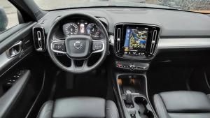 Черный Вольво XC40 2018 в Рига, объемом двигателя 2.00 л и пробегом 250 тыс. км за 18500 €, фото 6 на AUTOMOTO.COM.LV