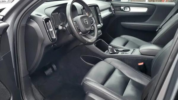 Melns Volvo XC40 2018 Rīga, ar dzinēja tilpumu 2.00 L un nobraukumu 250 tūkst. km par 18500 €, foto 6 vietnē AUTOMOTO.COM.LV