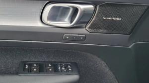 Черный Вольво XC40 2018 в Рига, объемом двигателя 2.00 л и пробегом 250 тыс. км за 18500 €, фото 9 на AUTOMOTO.COM.LV