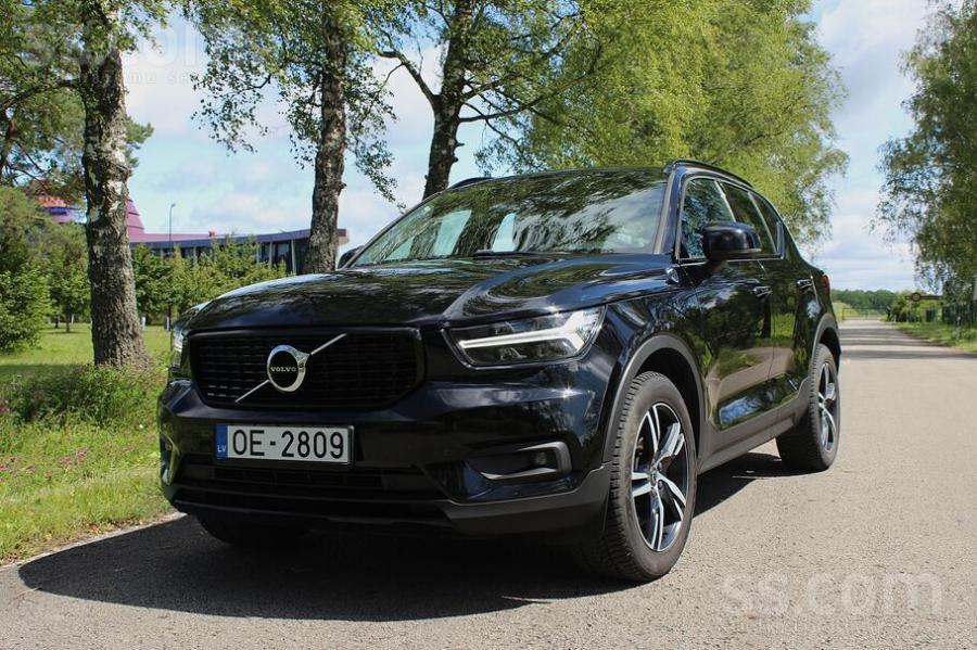 Melns Volvo XC40 2018 Tukums, ar dzinēja tilpumu 2.00 L un nobraukumu 280 tūkst. km par 16900 €, foto 3 vietnē AUTOMOTO.COM.LV