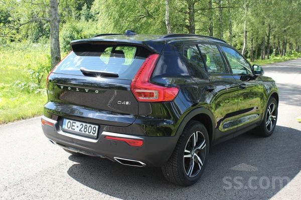 Black Volvo XC40 2018 in Tukums, with an engine capacity of 2.00 L and mileage of 280 thousand km for 16900 €, photo 6 on AUTOMOTO.COM.LV