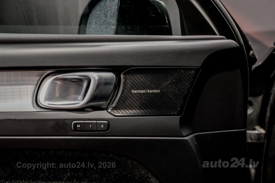Melns Volvo XC40 2018 Pērnava, ar dzinēja tilpumu 2.00 L un nobraukumu 213 tūkst. km par 19990 €, foto 26 vietnē AUTOMOTO.COM.LV