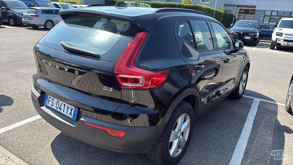 Black Volvo XC40 2018 in Kaunas, with an engine capacity of 2.00 L and mileage of 291 thousand km for 13450 €, photo 4 on AUTOMOTO.COM.LV