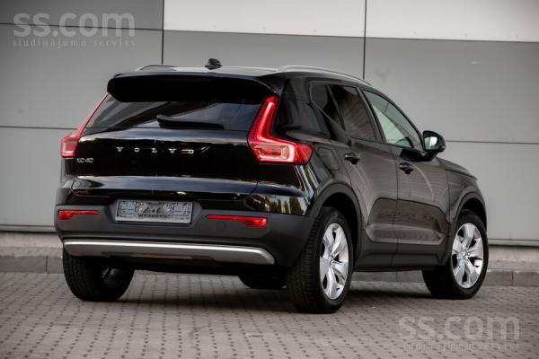 Black Volvo XC40 2018 in Jelgava, with an engine capacity of 2.00 L and mileage of 197 thousand km for 18500 €, photo 4 on AUTOMOTO.COM.LV