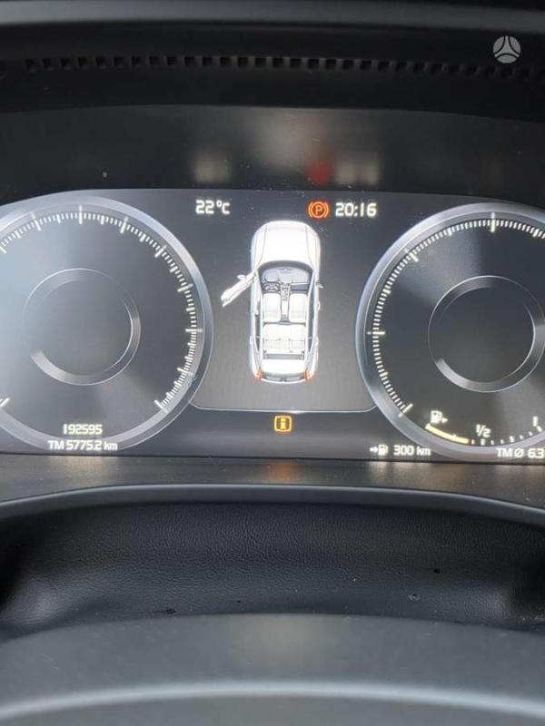 Melns Volvo XC40 2018 Alīta, ar dzinēja tilpumu 1.97 L un nobraukumu 195 tūkst. km par 15300 €, foto 9 vietnē AUTOMOTO.COM.LV