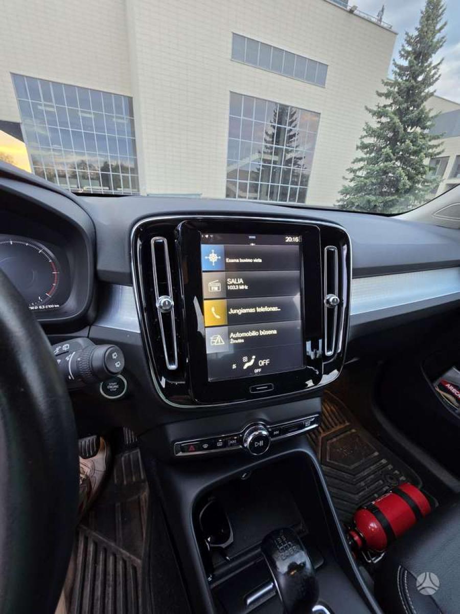 Черный Вольво XC40 2018 в Алитус, объемом двигателя 1.97 л и пробегом 195 тыс. км за 15300 €, фото 12 на AUTOMOTO.COM.LV