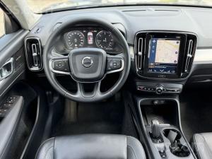 Black Volvo XC40 2018 in Riga, with an engine capacity of 2.00 L and mileage of 167 thousand km for 18500 €, photo 5 on AUTOMOTO.COM.LV
